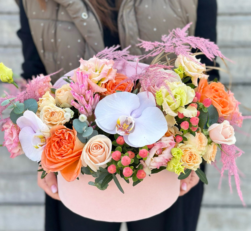 Aranjament cutie "Dancing cloud" - City Flowers By Ioana